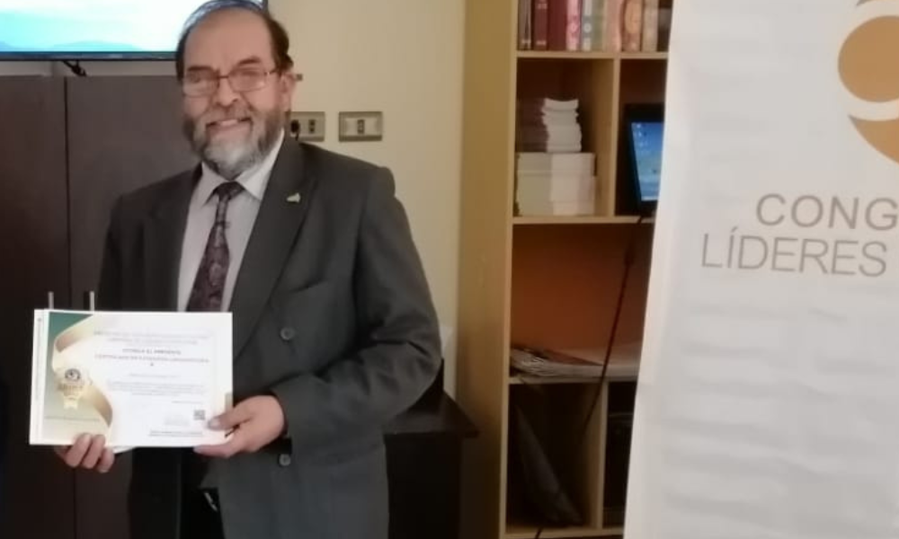 UNIVERSIDAD UDABOL ENTREGA CERTIFICADOS EN COCHABAMBA
